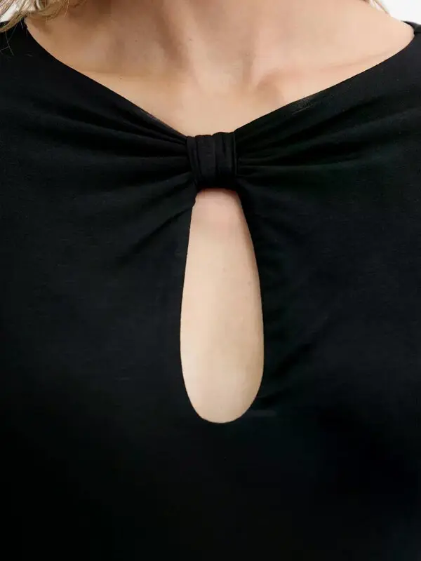 Guess Joey Knotted Top With Keyhole Detail