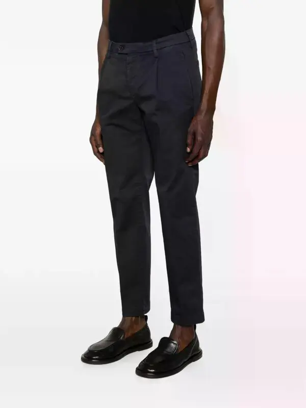 VELA SHOP Pleated Slim Fit Trousers