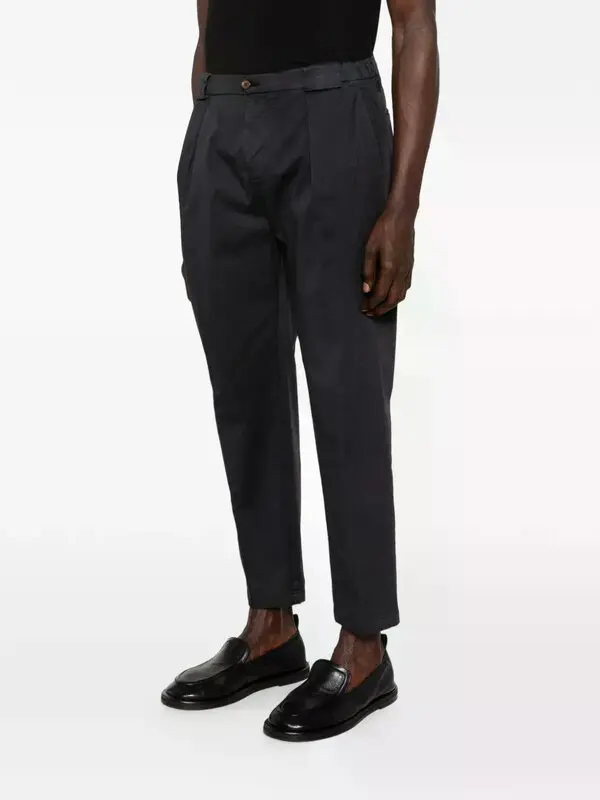 VELA SHOP Tapered Pleated Trousers