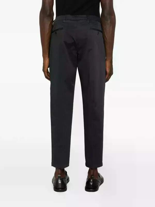 VELA SHOP Tapered Pleated Trousers