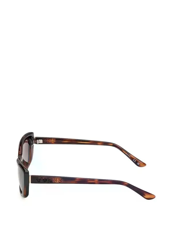 Guess Cat-eye Frame Sunglasses With Gradient Lenses - Brown