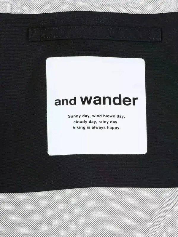 AND WANDER 2.5l Hooded Zip Jacket