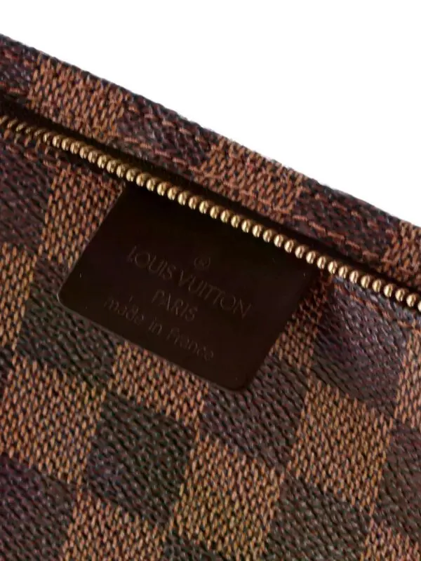LOUIS VUITTON Navona Pochette Accessoires Damier Clutch
