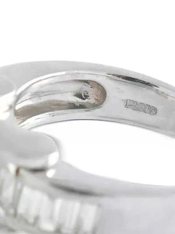 LB EXCLUSIVE Platinum East-west Diamond Ring