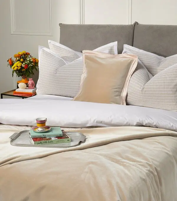AMALIA Cirrus Super King Bedspread
