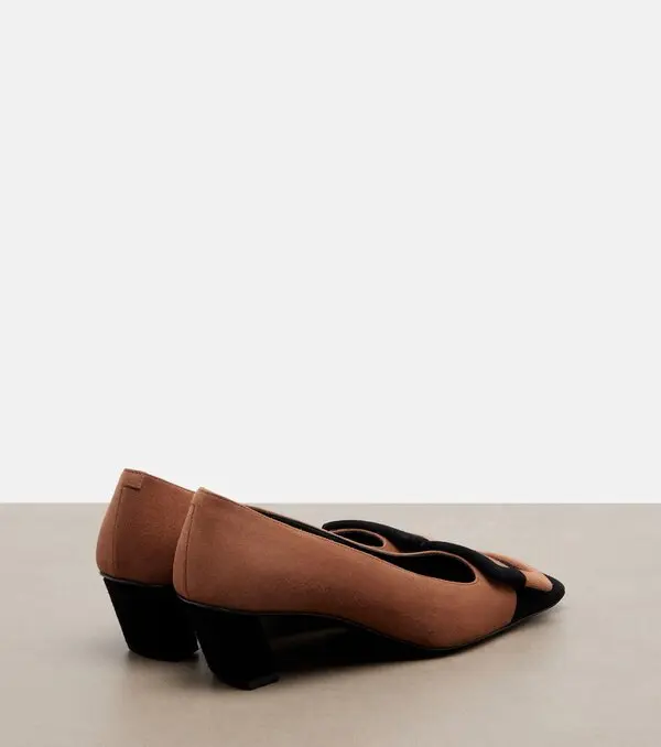 ROGER VIVIER Belle Vivier Suede Pumps