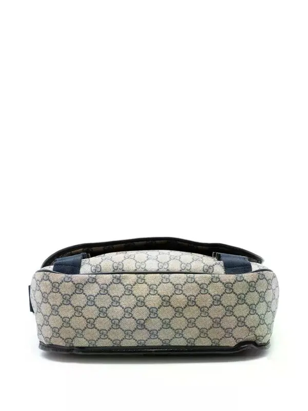 Gucci Gg Supreme Crossbody Bag