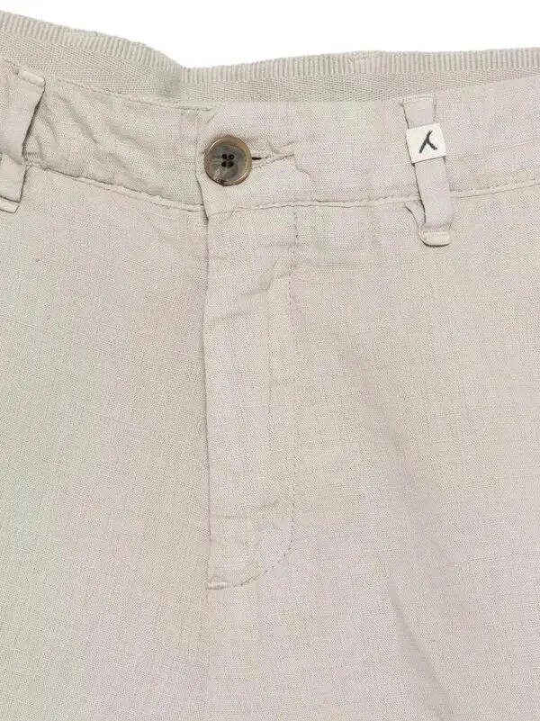 MYTHS Linen Shorts With Side Inset Pockets