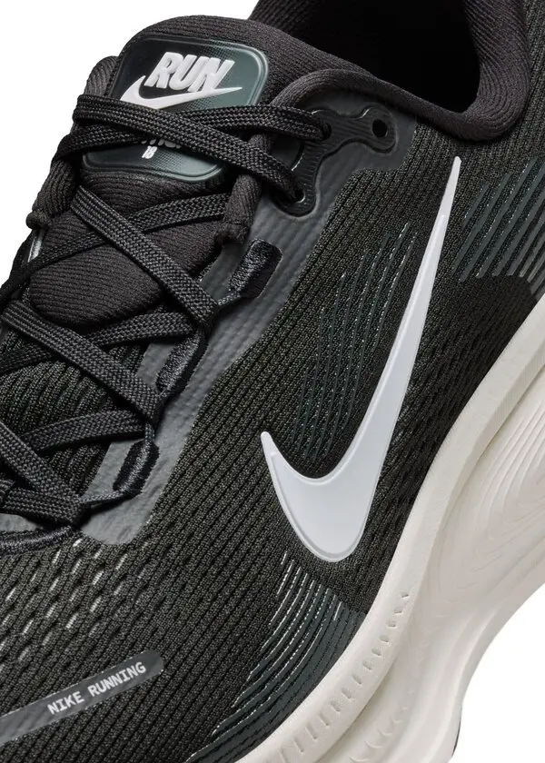 Nike Vomero 18 Athletic Sneakers