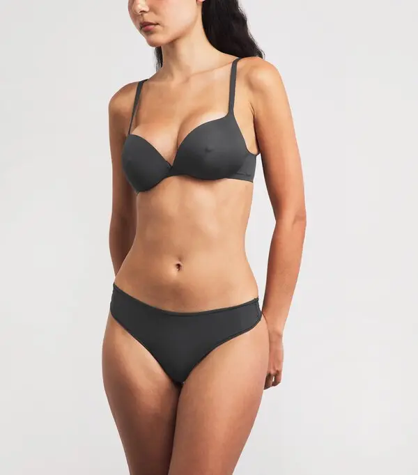 SKIMS Ultimate Nipple Wireless Push-up Bra