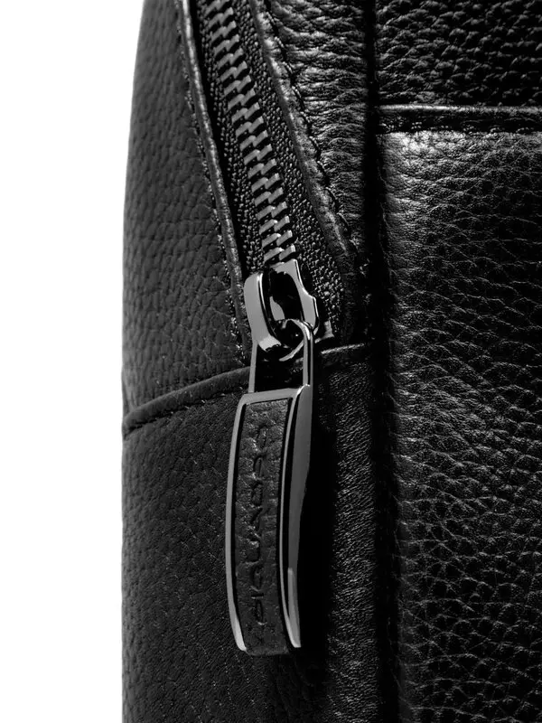 PIQUADRO Pebbled Leather Crossbody Bag