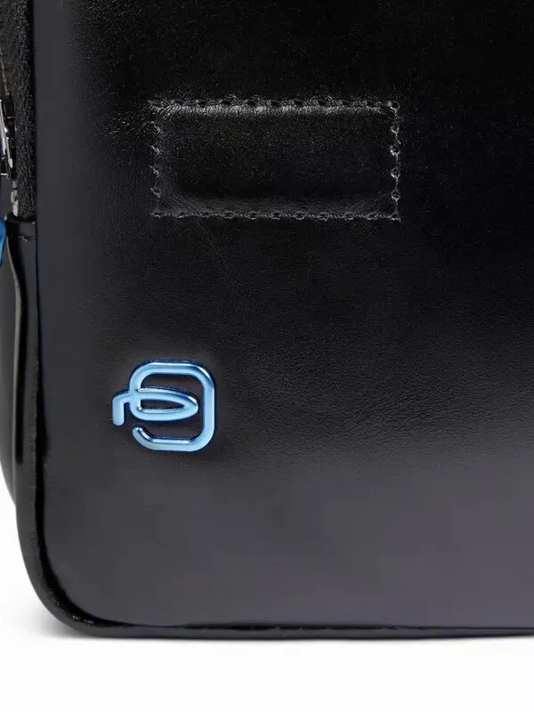 PIQUADRO Logo Plaque Shoulder Bag