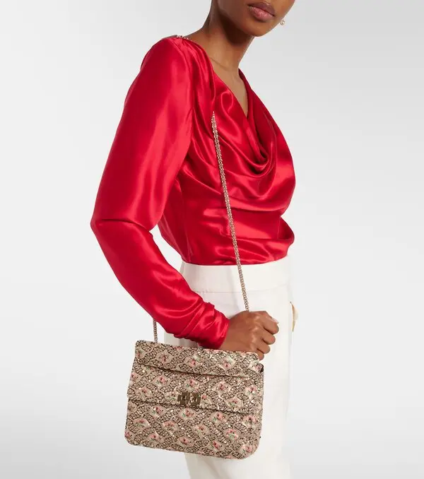 Valentino Garavani Rockstud Spike Medium Top-handle Bag
