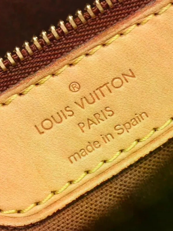 LOUIS VUITTON Monogram Batignolles Horizontal Tote Bag