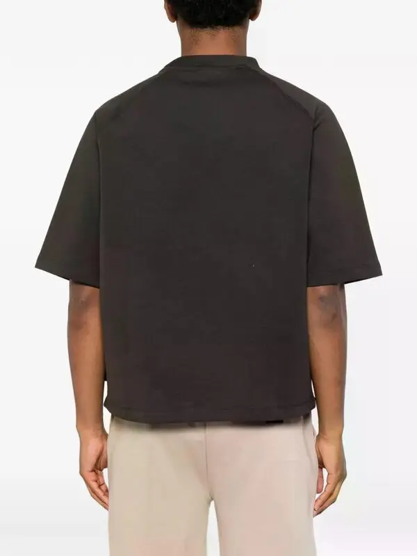 OUTHERE Logo-patch Raglan-sleeve T-shirt