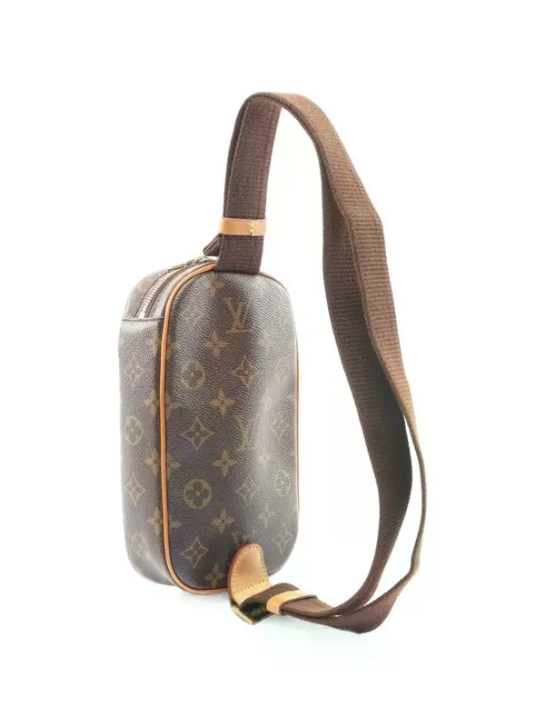LOUIS VUITTON 2005 Pochette Ganju Monogram Messenger Bag