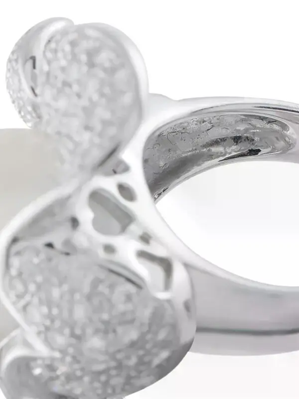 LB EXCLUSIVE Pearl And Diamond Floral Ring In 18k White Gold