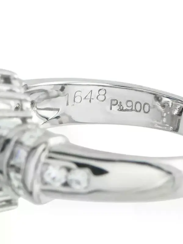 LB EXCLUSIVE Sapphire And Diamond Ring In Platinum