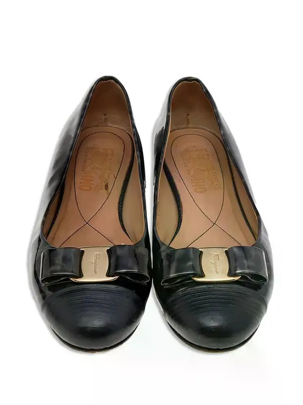 FERRAGAMO Vara Bow Detail Ballet Flats - Black