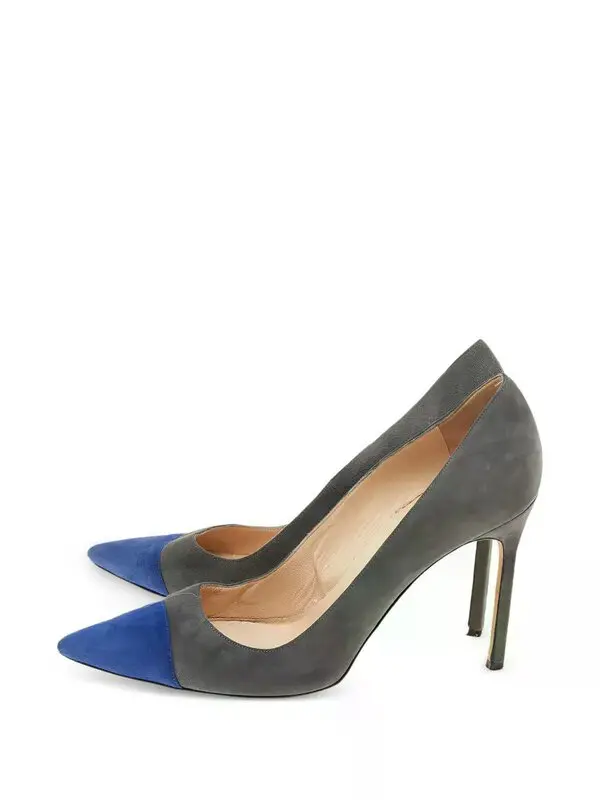 Manolo Blahnik Suede Pointed-toe Pumps - Grey