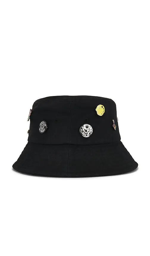 HAPPY CAPS Pin Bucket Hat