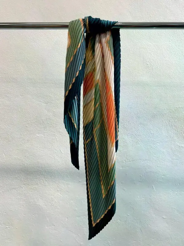 MULTITUDES BAGS Era Pleated Scarf - Blue