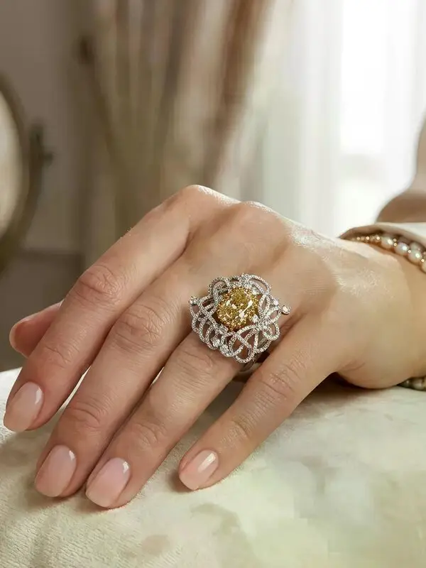 HYT JEWELRY Floral Diamond Ring - Silver