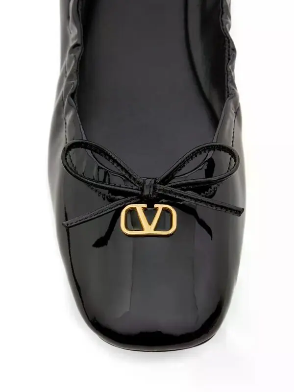 Valentino Garavani Vlogo Signature Patent-leather Ballerinas