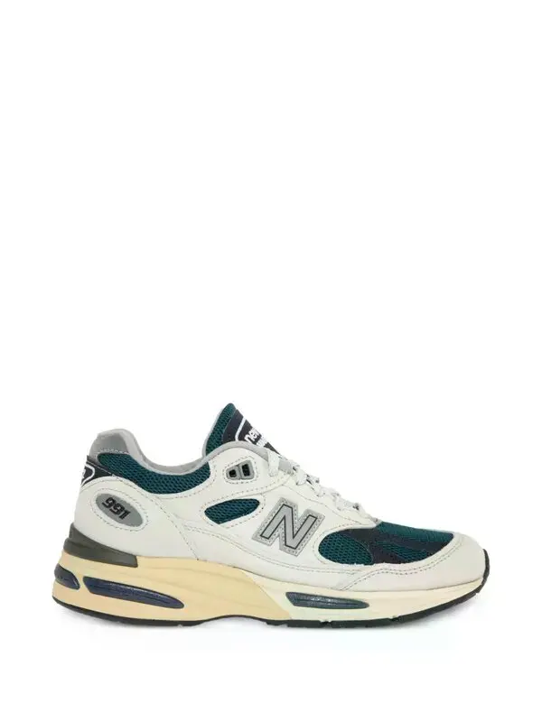 NEW BALANCE 991v2 Lace-up Sneakers - White