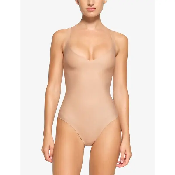 SKIMS Body Plunge Bodysuit - Clay