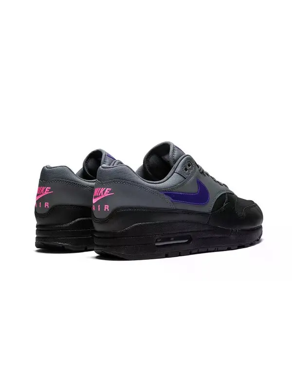 Nike Max 1 Sneakers