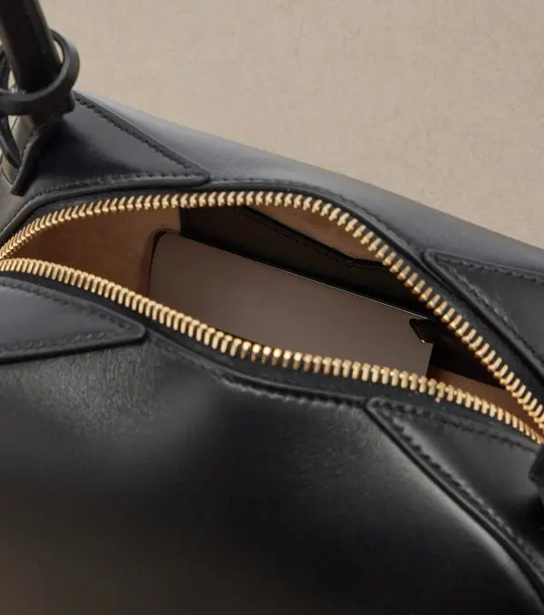 Alaïa Le Bouledogue Small Leather Shoulder Bag - Black