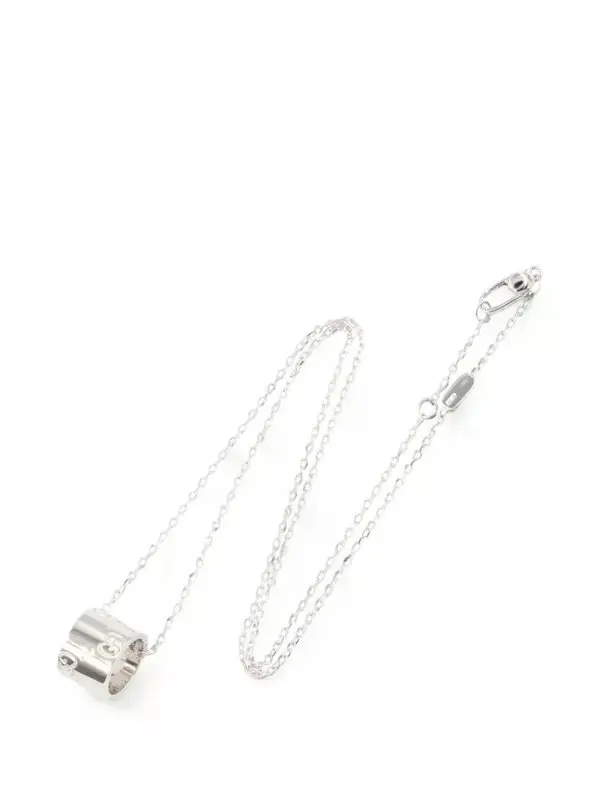 Gucci 18k White Gold Gg Engraved Pendant Necklace - Silver