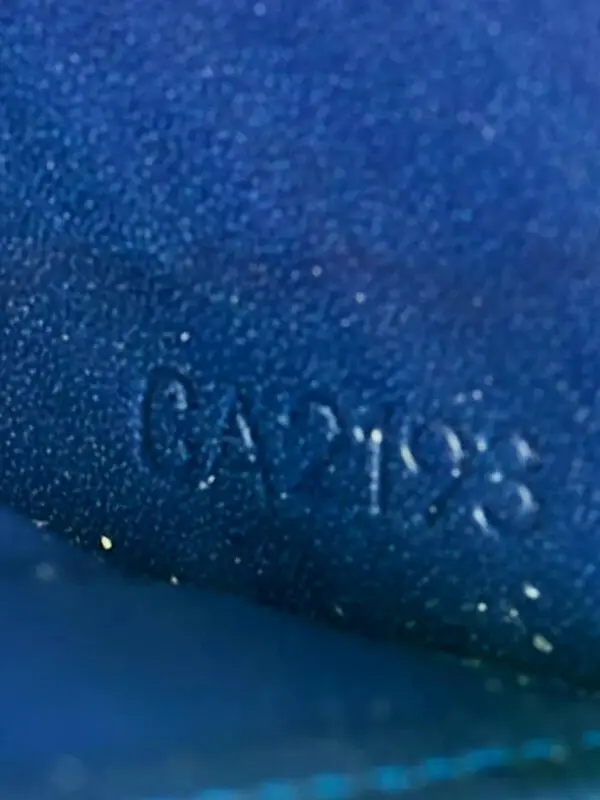 LOUIS VUITTON 2013 Medium Zippy Wallet - Blue