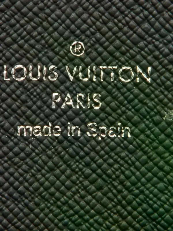 LOUIS VUITTON Zippy Wallet