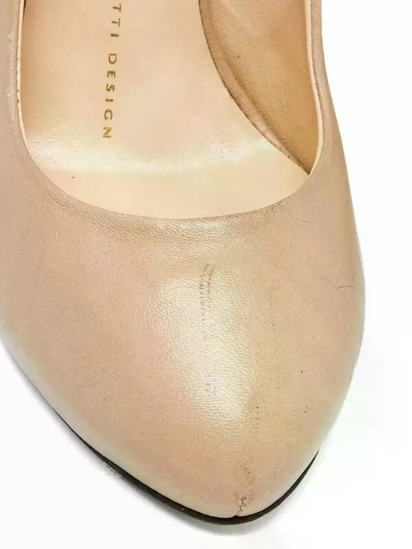 GIUSEPPE ZANOTTI Round-toe Leather Pumps With Gold-tone Hardware - Neutrals