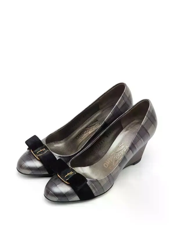 FERRAGAMO Vara Bow Patterned Wedge Pumps