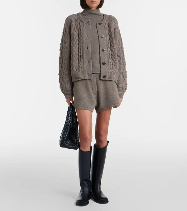 LISA YANG Fride Cashmere Turtleneck Sweater