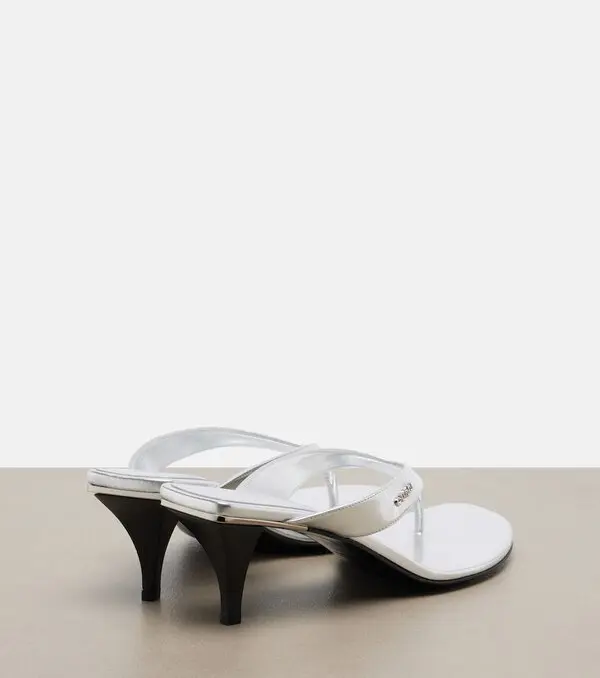 Gucci Vittoria Metallic Leather Thong Sandals - Silver