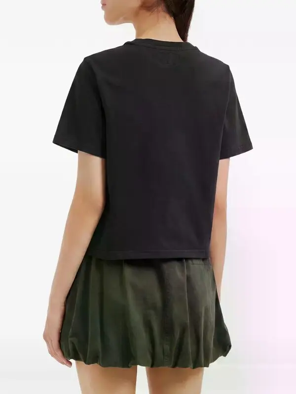 Izzue Embroidered Detail T-shirt - Black
