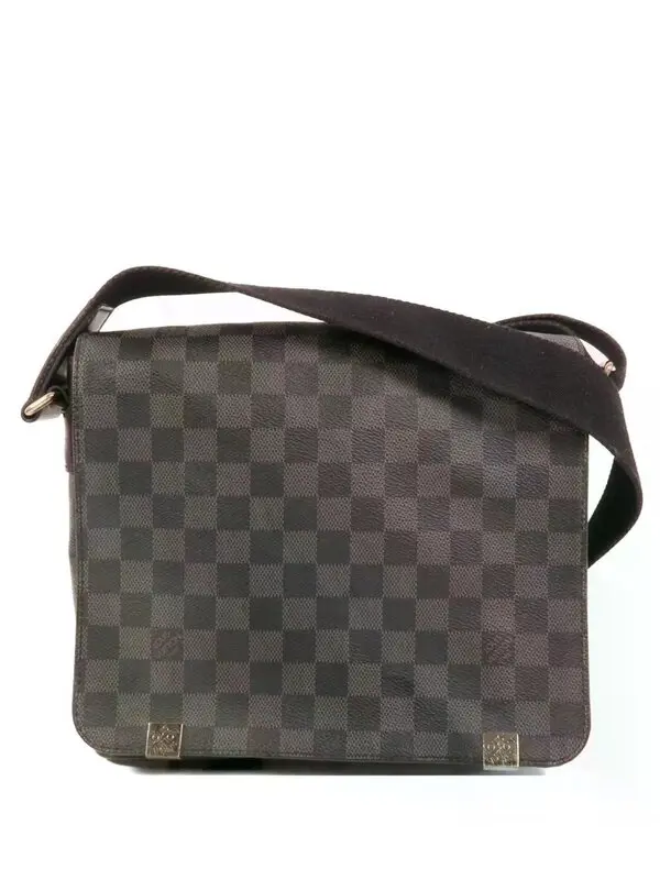 LOUIS VUITTON District Shoulder Bag - Black