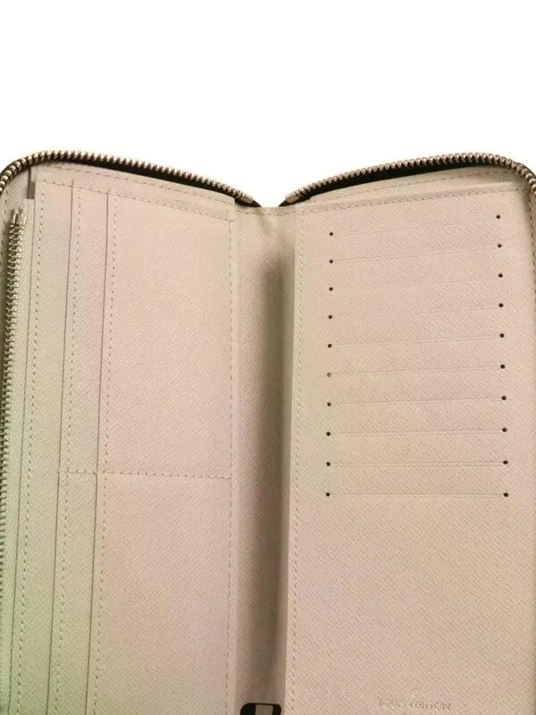 LOUIS VUITTON Taigarama Zippy Wallet