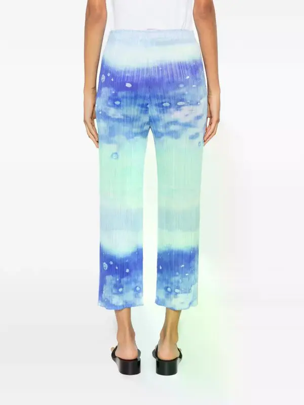 Issey Miyake Pleated Abstract-print Cropped Trousers - Blue