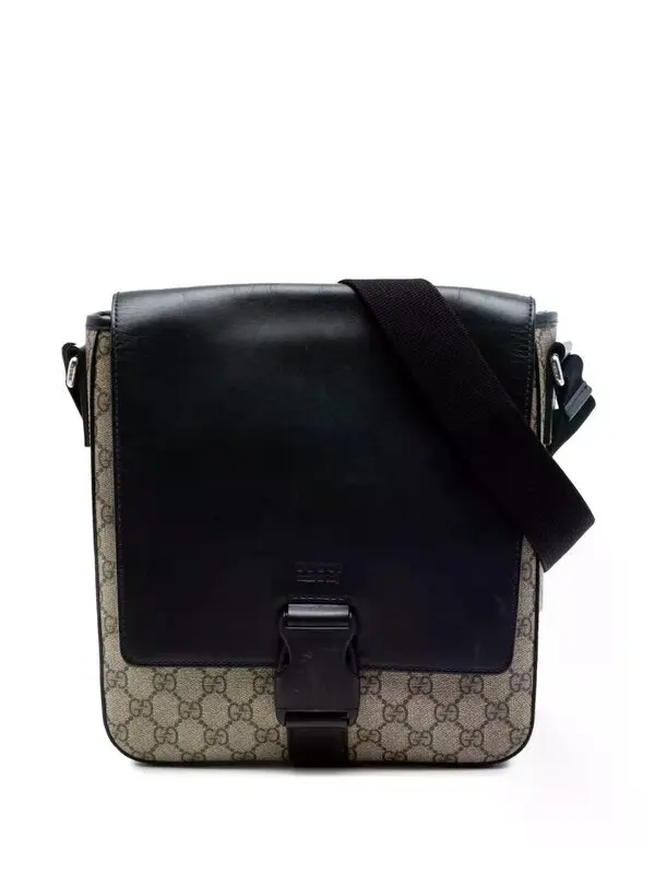 Gucci Gg Supreme Flap Messenger Bag - Black