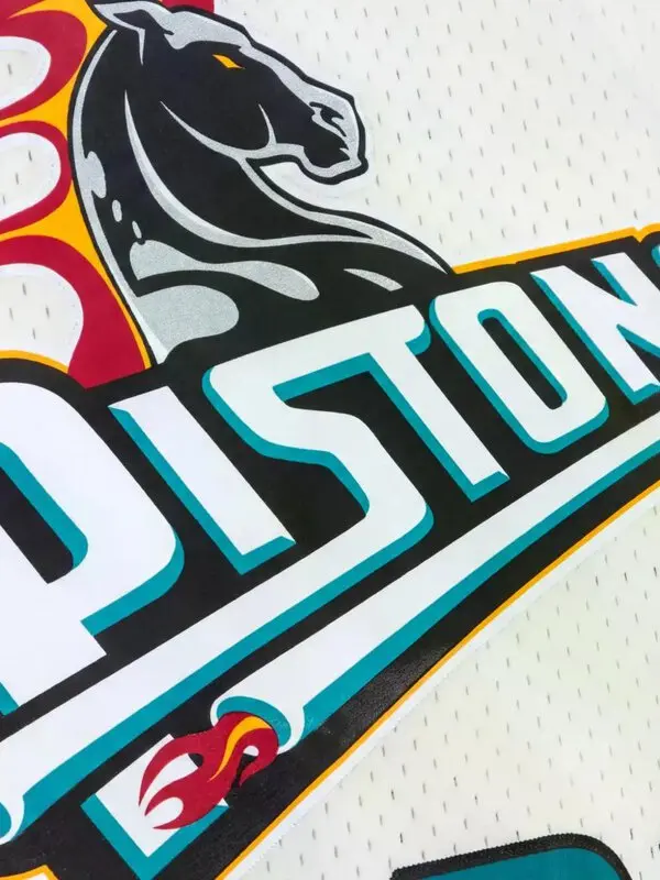Mitchell & Ness Detroit Pistons 1998 Grant Hill Swingman Jersey