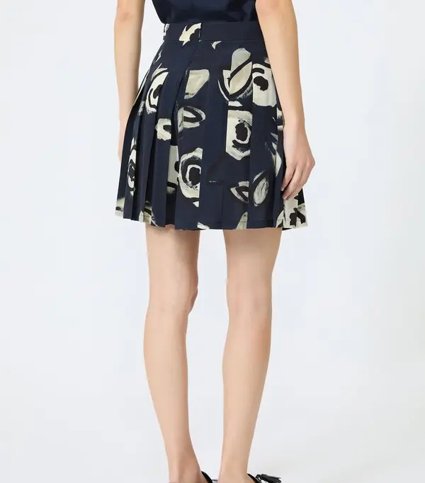 Max Mara Printed Silk Shorts With Tie Sash