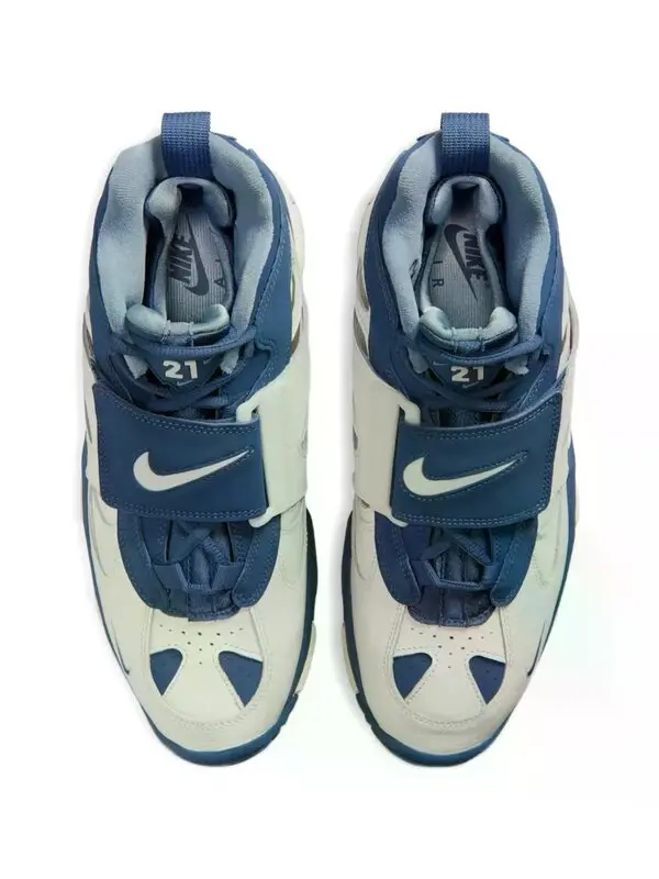 Nike Diamond Turf 2 Touch-strap Sneakers