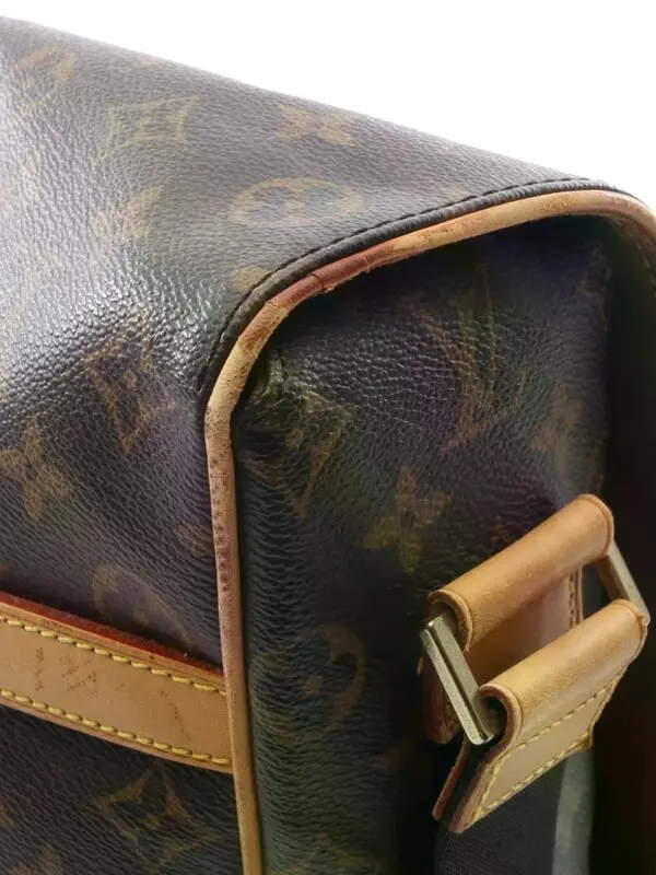 LOUIS VUITTON 2004 Monogram Crossbody Bag