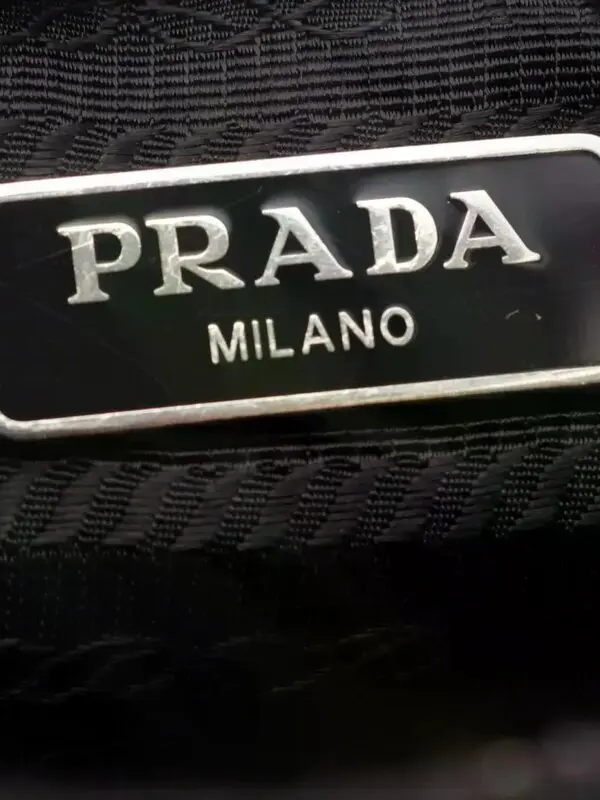 Prada Re-edition 2005 Chain Shoulder Bag - Black