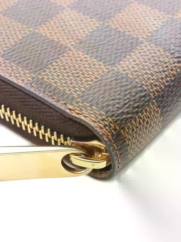 LOUIS VUITTON 2018 Zippy Wallet - Brown
